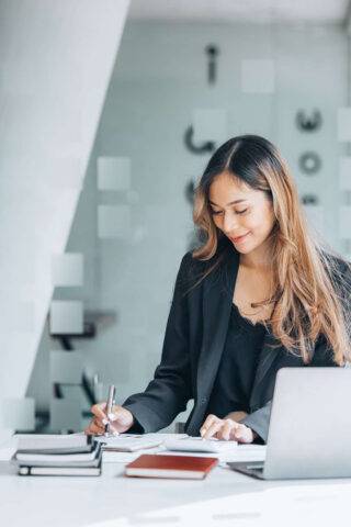 Best Workplaces for Freshers | IT Companies in Noida - Head Field