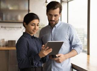 Best Workplaces for Freshers | IT Companies in Noida - Head Field