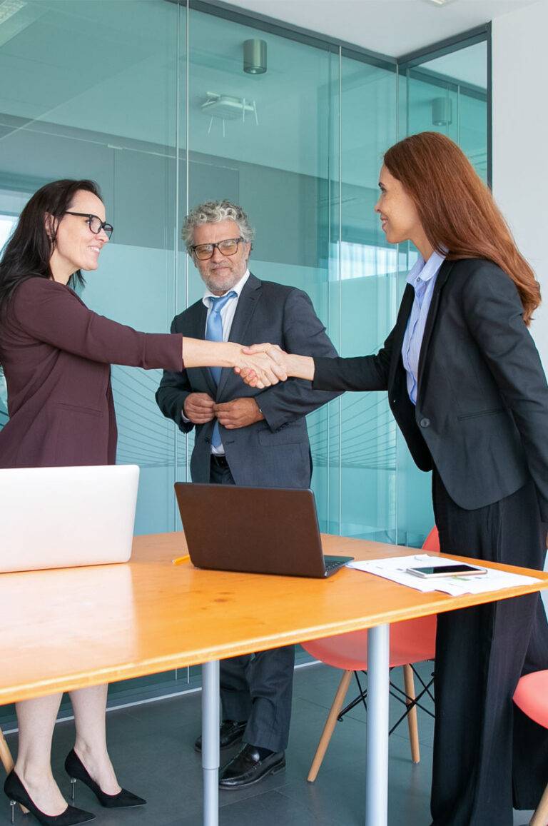 Best Workplaces for Freshers | IT Companies in Noida - Head Field